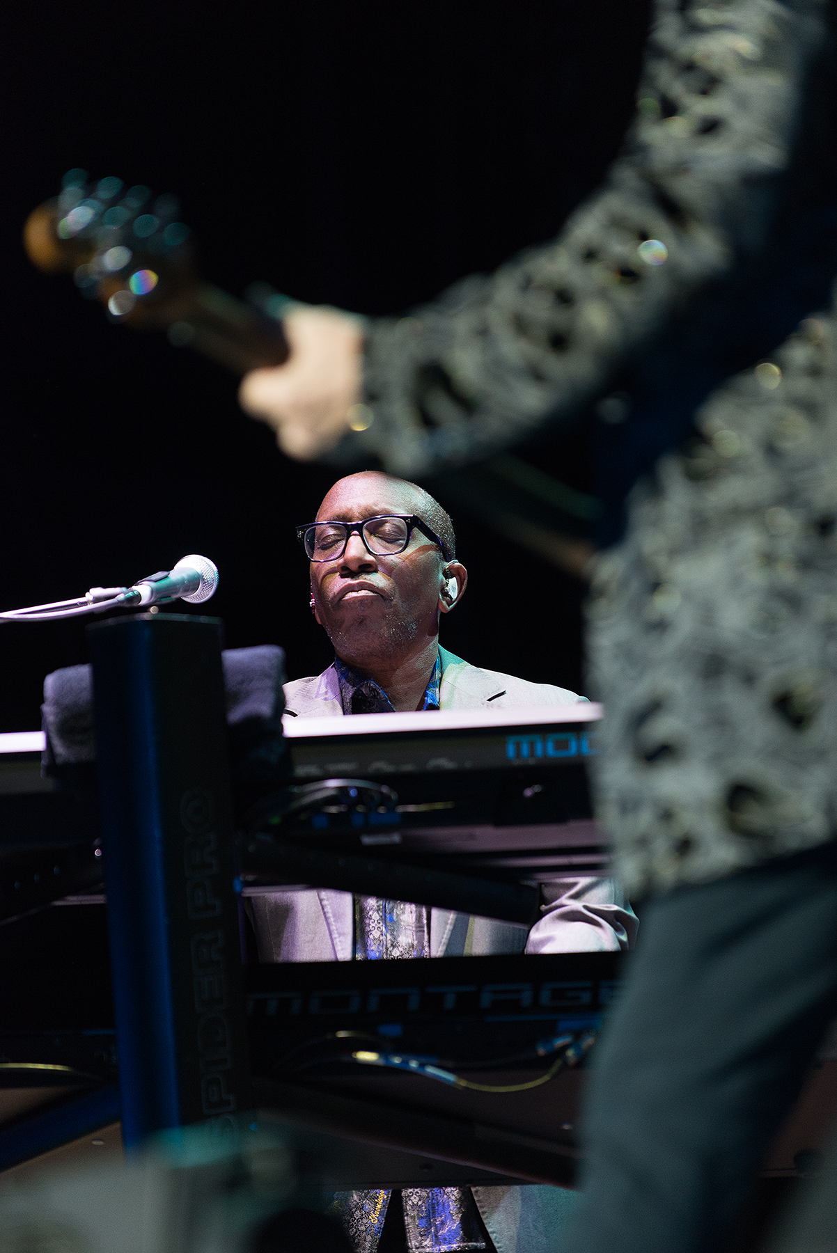 Rockaxis | Toto + Christopher Cross